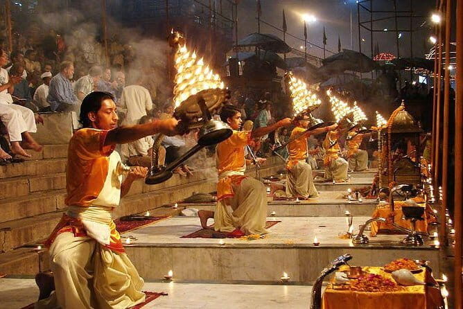 The Famous Aarti Ceremony - An Evening at the Ganges River - Key Points