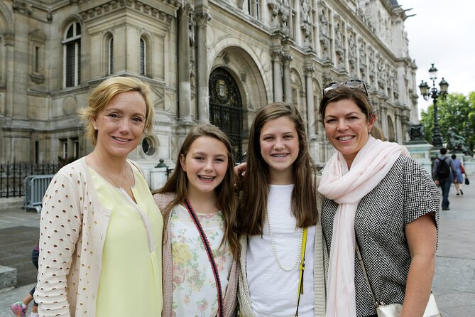 The Fashionista Experience: Personal Shopping and Styling in Paris (Teenagers) - Expert Styling Guidance