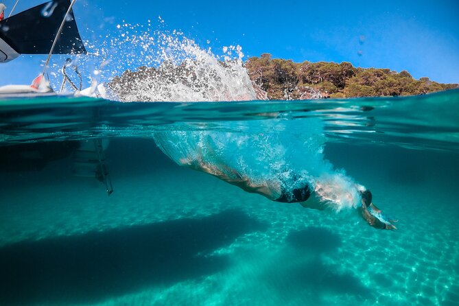 The Fastest Private Motor Yacht in Santorini - All Inclusive Tour - Amenities and Inclusions