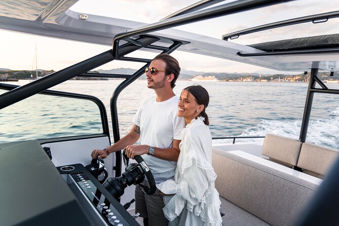 The Fastest Private Motor Yacht in Santorini - All Inclusive Tour - Indulge in Comfort and Style on the Water