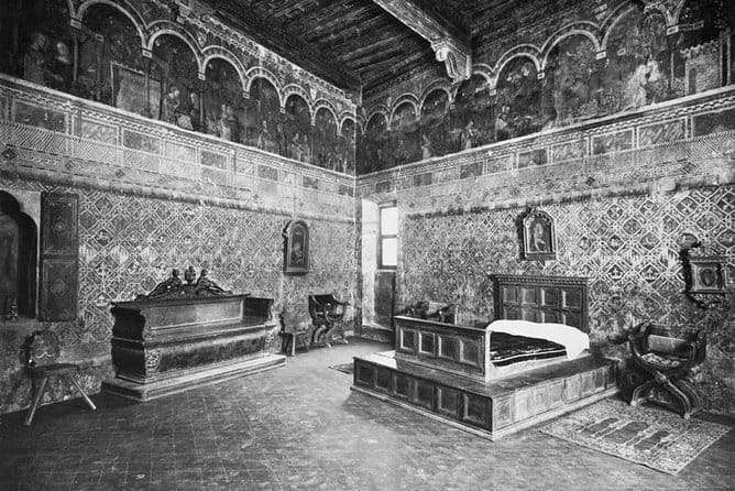 The Florentine House of the 14th Century: 1 hour tour in the Renaissance life - Special Exhibitions and Unique Details