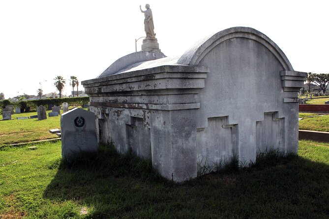 The Galveston Cemetery Tour - Walk With The Dead! - Guides & Reviews