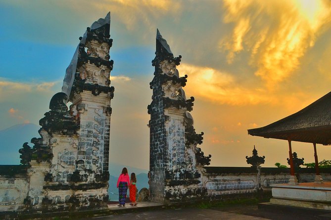 The Gates of Heaven Lempuyang Tours All Inclusive - Scenic Stop at Bugbug Village