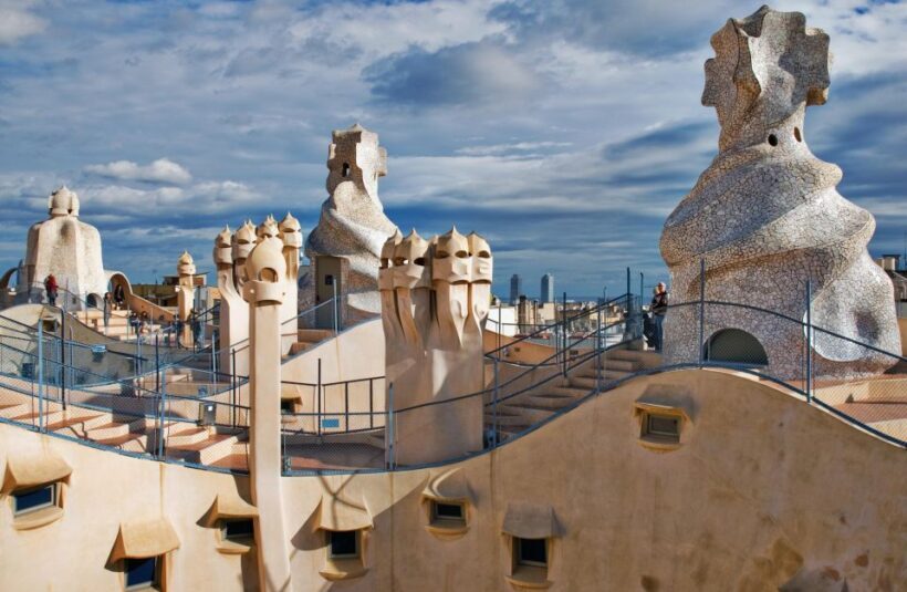 The Genuis of Gaudi & Modernist Architects - An In-Depth Look at the Tour Experience