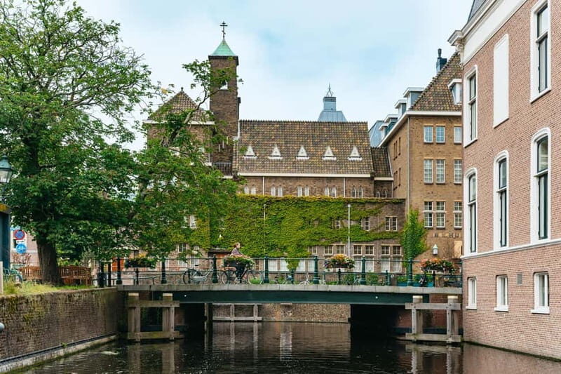 The Hague: Canal Cruise with music from local artists - What To Expect During the Tour
