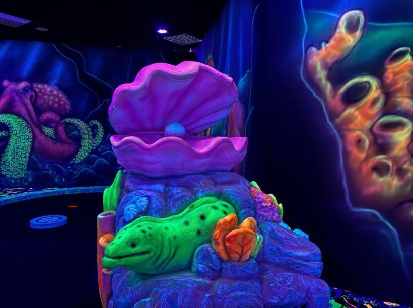 The Hague: Glowgolf Glow in the Dark Indoor Minigolf - Authentic Feedback and Insights