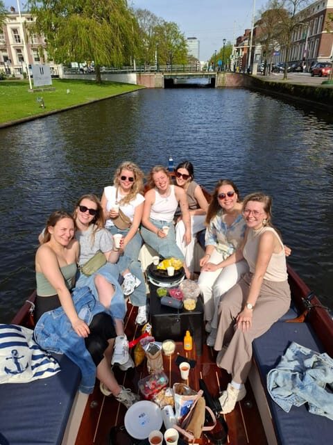 The Hague: Private Boattour up to 10 persons - Customization and on-board amenities