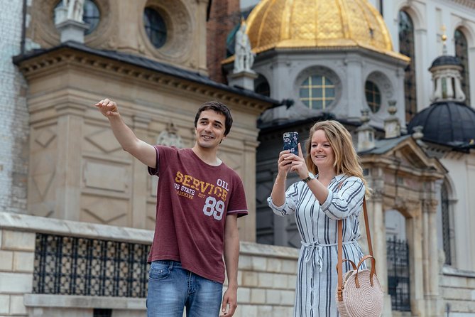 The Heart of Krakow: Old Town & Wawel Castle Private Tour - Tour Inclusions and Pricing