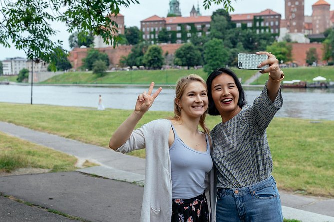 The Heart of Krakow: Old Town & Wawel Castle Private Tour - Meeting and Logistics