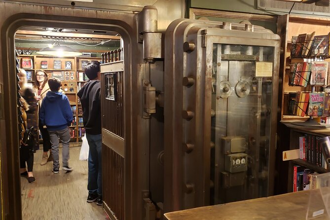 The History and Architecture of Downtown Los Angeles - Modern LA and Food Market