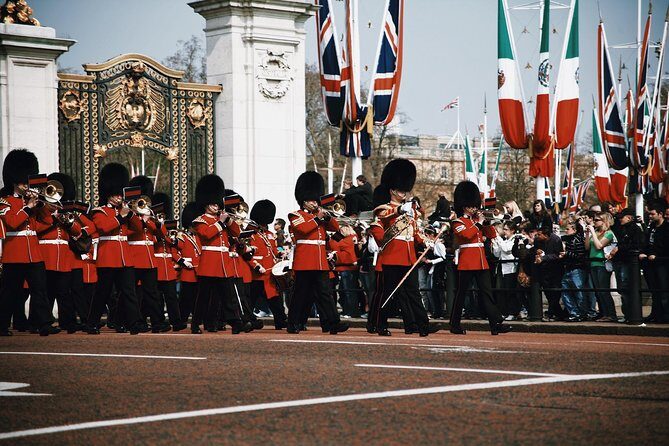 The History of London City Center Tour Semi-Private 12ppl Max - An Authentic and Practical London Experience