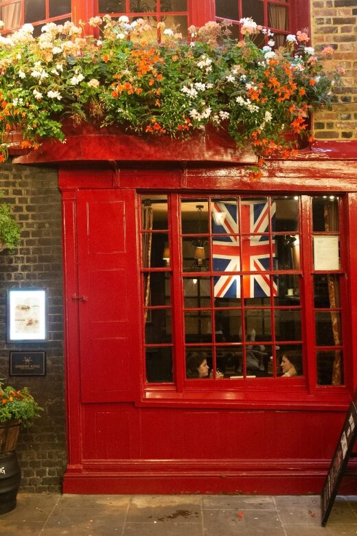 The London Historic Pubs Tour - An honest look at what this pub crawl offers