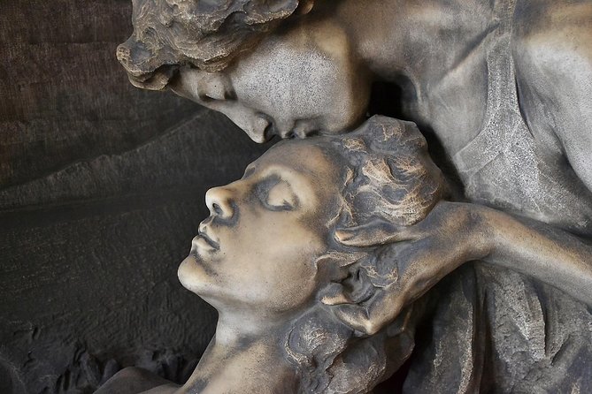 The Monumental Cemetery of Milan Guided Experience - Meeting Point and How to Identify Your Guide