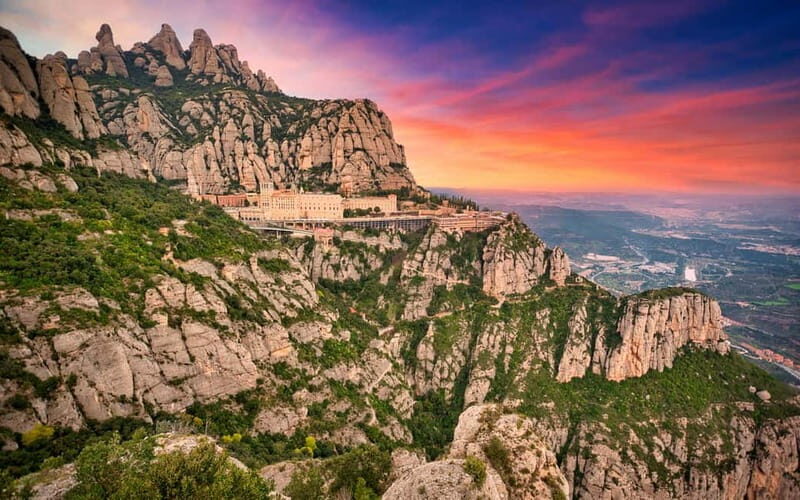 The most complete private Montserrat: beyond the monastery - A detailed look at the itinerary and activities