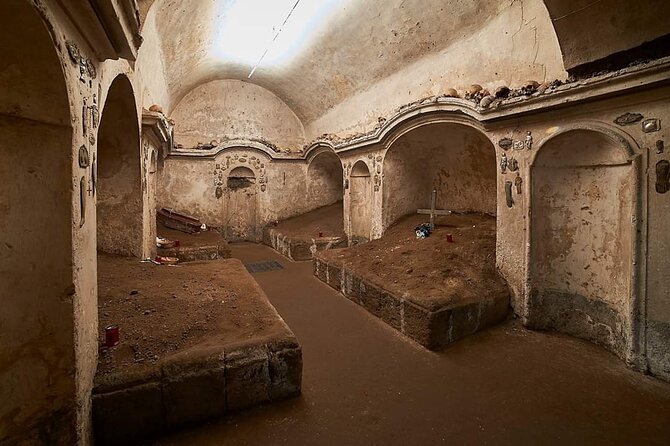 The Mystery of Naples Saga: the Skull With Ears - The Mysterious Relic: the Skull With Ears