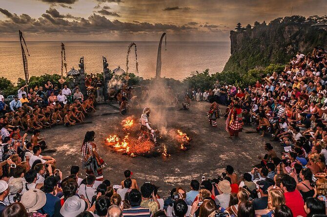 The mystical Uluwatu temple and the Kecak fire dance - What to Expect and What to Bring