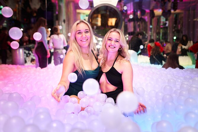 The Original Shoreditch Pub Crawl - Capturing the Highlights: The Professional Photographer