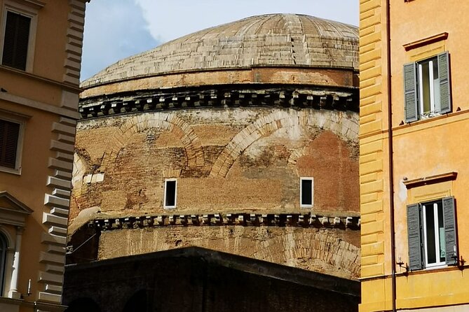 The Pantheon: the Glory of Rome Semi Private With the Archaeologist Olga - Engaging Storytelling and Visual Aids