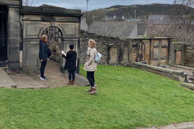 The Pirates Riddle: An Outdoor Treasure Hunt - Uncovering Edinburghs Pirate Past