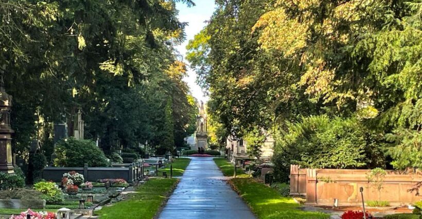 The rather unknown Melaten - A Detailed Look at the Melaten Cemetery Guided Tour