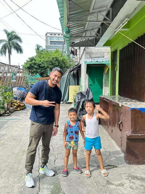 The Real Manila Experience with a Local Guide - Tasting Filipino Street Food