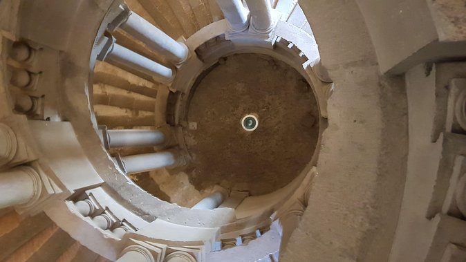 The Renaissance Gardens tour: Palazzo Farnese and more - Transportation and Group Size