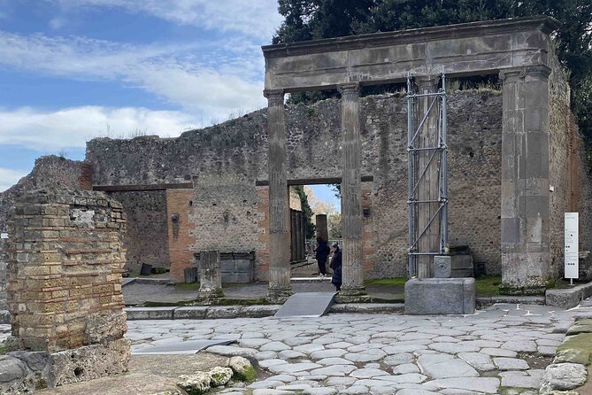 The Rise, Fall, and Rediscovery of Pompeii: A Self-Guided Tour - The Experience and Its Value