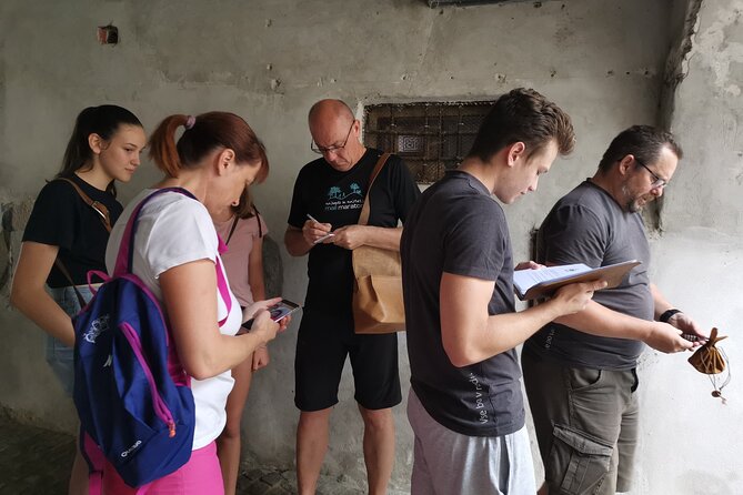 The Secret of Margarets Ring - Clues and Riddles