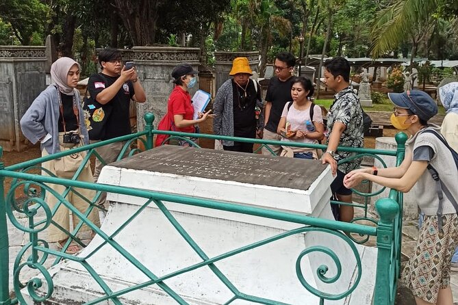 The Secret Society of Batavia - Walking Tour - The Sum Up