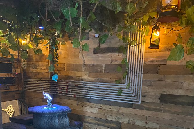 The Stolen Relic Escape Room in Panama City Beach - Group Size and Atmosphere