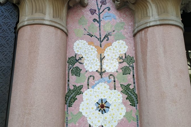 The Story of Gaudi and Modernism Private Walking Tour - What to Expect on the Tour