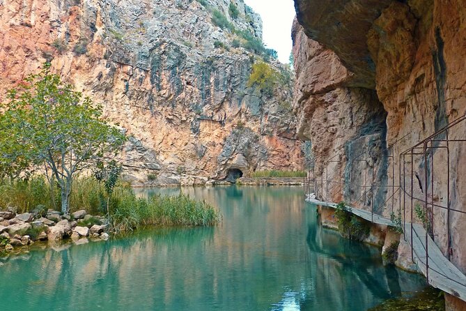 The suspension bridges of Chulilla from Alicante - Who Should Book This Tour?
