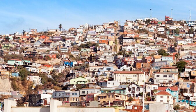 The Tour of Valparaiso in French on Foot and in a Small Group - Key Points