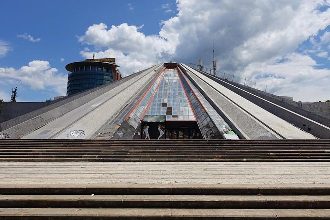 The Truest Face of Communism - The Role of Tour Guides in Storytelling