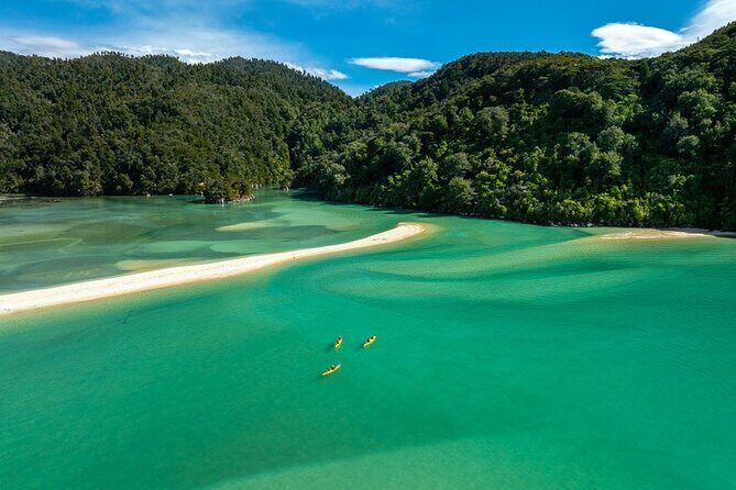The Two Gods - Guided Kayak & Unguided Walk - New Zealand - A Well-Organized Day in Abel Tasman