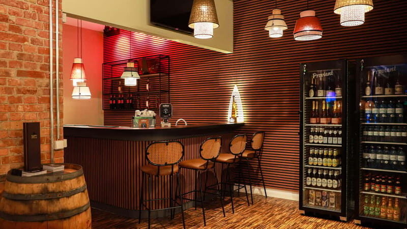 The Ultimate Berlin Golf Bar for Groups, Games & Good Times - Who Is This Experience Best For?