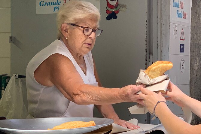 The Unfiltered Street Food & Market Tour of Naples (by Streaty) - Exploring the Spanish Quarter