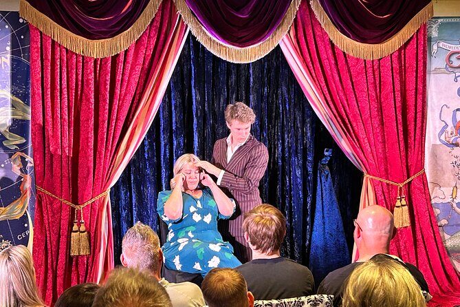 The UP-CLOSE Magic Experience! Downtown Phoenix - The Bottom Line