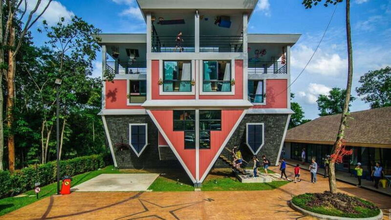 The Upside Down House: Phukets Must-See Attraction - Key Points