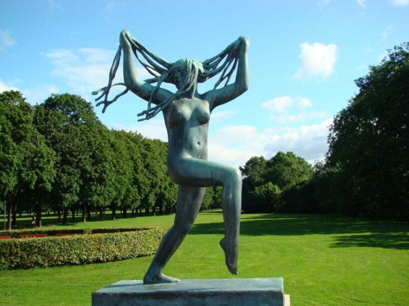 The Vigeland Park in Oslo: Insta-Perfect Walk with a Local - Key Points