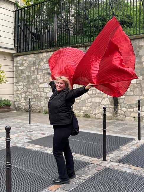 The voice of Montmartre is a must-see in Paris - Exploring Montmartre with the Voice of a Diva