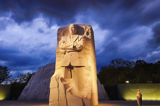 The Washington DC Sightseeing Day Pass: Save Big at 15+ Monumental Attractions - An In-Depth Look at the Itinerary and Experiences