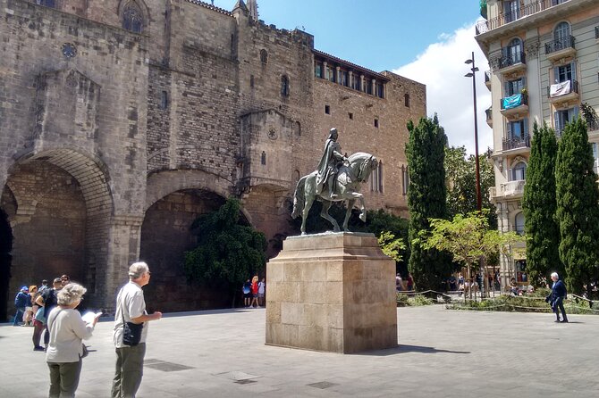 The Wonders of Architecture 2 Hours on Foot in Barcelona - Navigating the Citys Diverse Neighborhoods