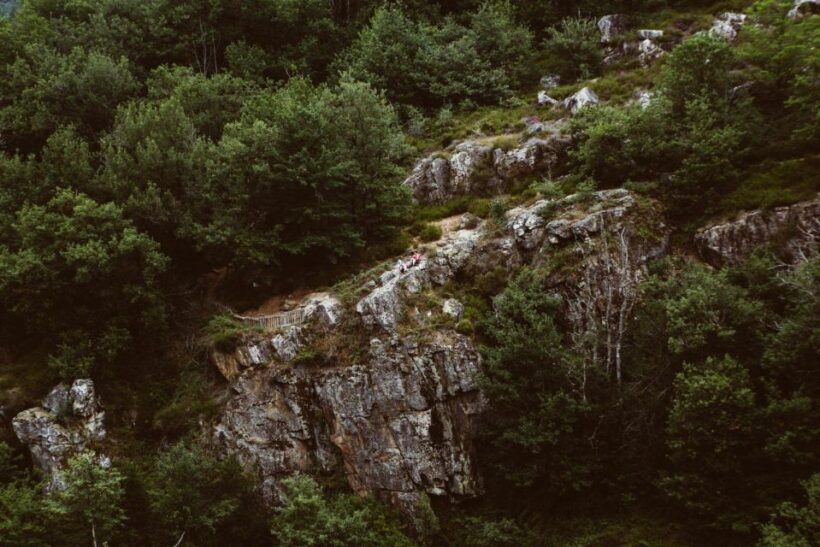 The Wonders of Arifat: A Journey to the Enchanted Waterfall - An In-Depth Guide to the Waterfalls Experience