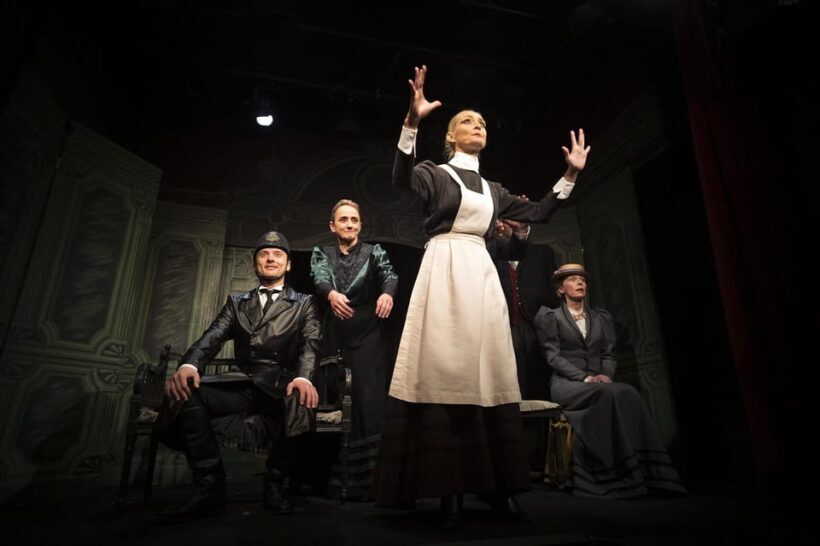 Theatre in Paris: The Bald Soprano (La cantatrice chauve) - In The Sum Up