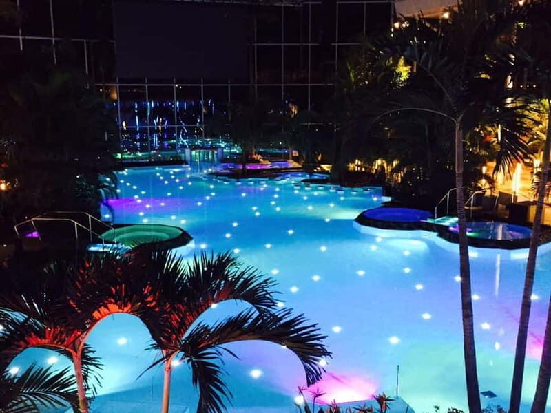 Therme:Spa Day at the biggest oasis of RelaxationBucharest - What Makes This Spa Day Stand Out?