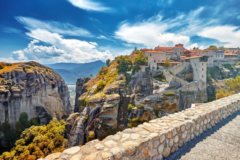 Thessaloniki: Full-Day Bus Trip to Meteora - Panoramic Views and Photo Opportunities
