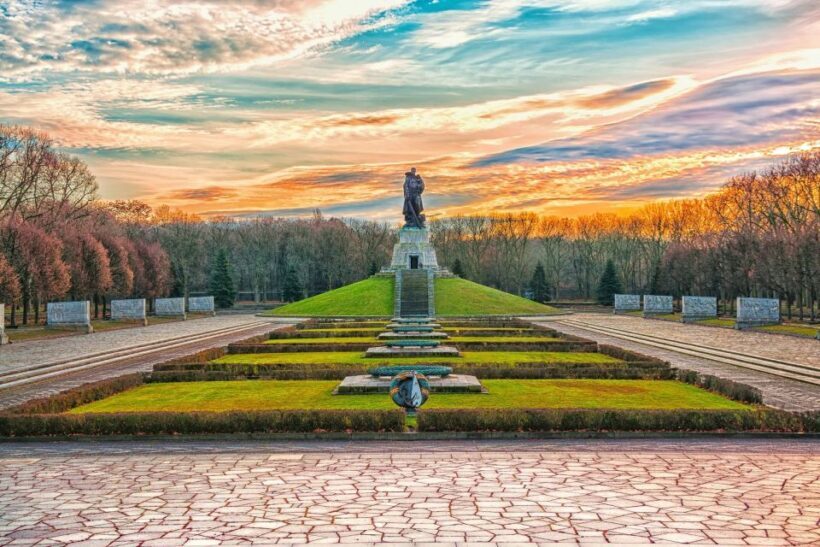 Third Reich and the Holocaust in Berlin Private Guided Tour - A Closer Look at the War Memorials