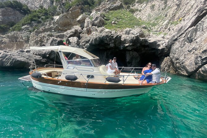 Three Hour Private Guided Tour of Capri with a luxury Gozzo cabin cruiser - FAQs