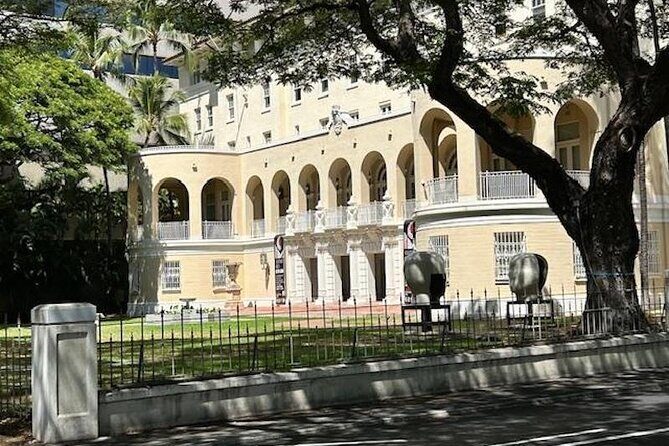 Through A Glass Darkly The Strange and Tragic History Of Honolulu - The Experience and Its Impact